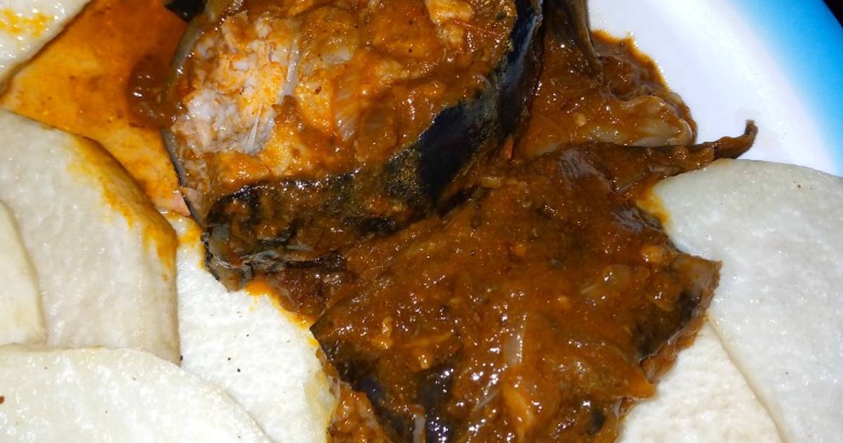 Fried yam with fish peppered soup Recipe by maemunerningi - Cookpad