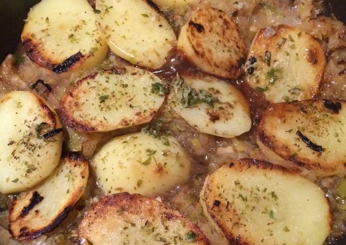 Hígado con cebolla y papas Receta de Pirulina- Cookpad