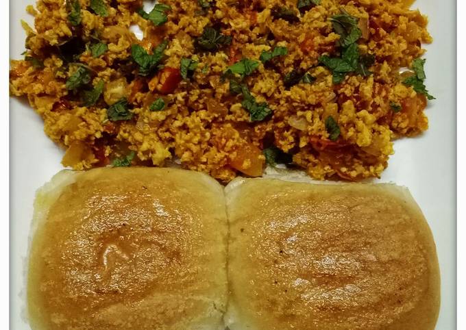 Egg Bhurji pav Recipe by Mohini Gupta - Cookpad