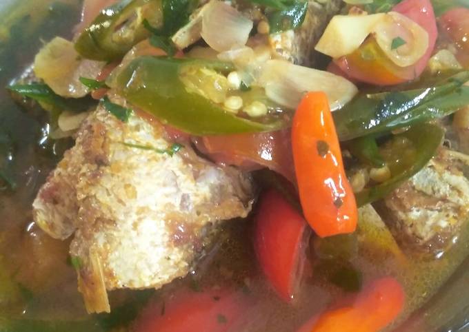 Resep Garang asem ikan gabus ala uwi oleh Dwi Nafiana - Cookpad