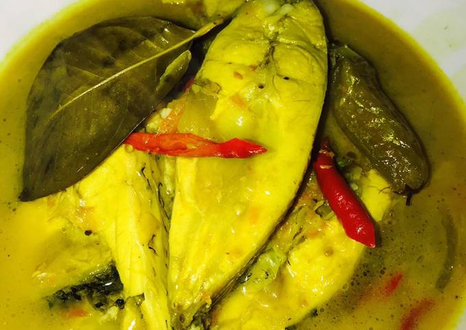 Resep Pindang gurame asam manis oleh Aisha Mikhayla Sinaga - Cookpad