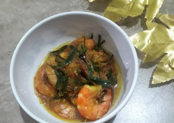 Resep Udang masak kuning daun jeruk oleh Ani Brilian - Cookpad