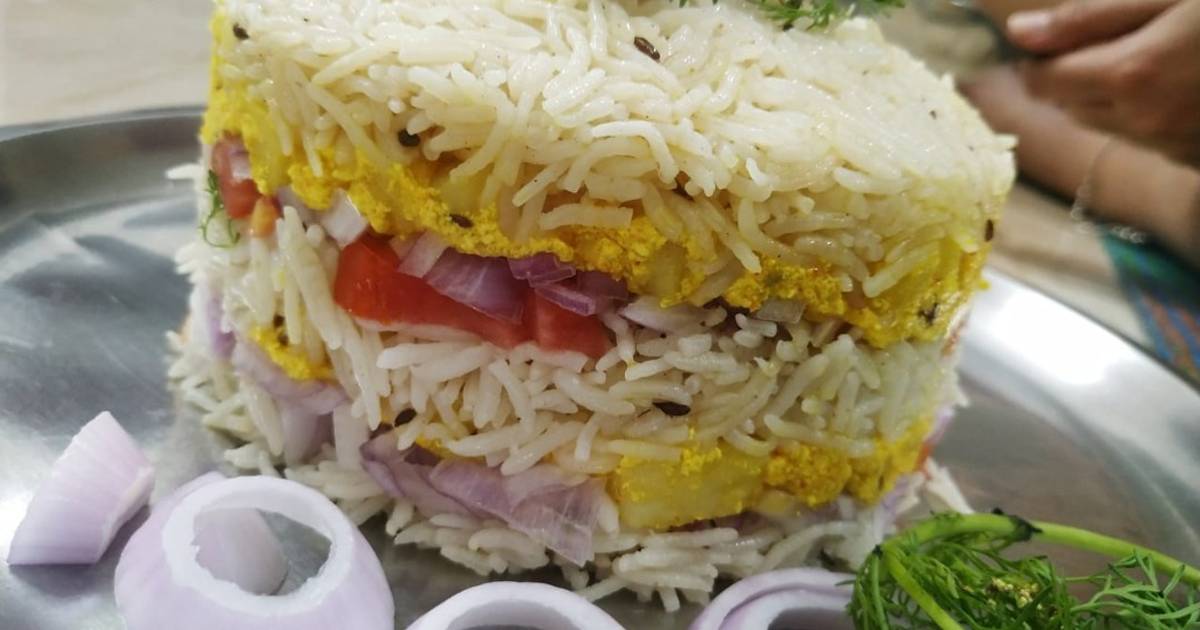 Vegetable Layered Pulao Recipe by @7tpercent - Cookpad