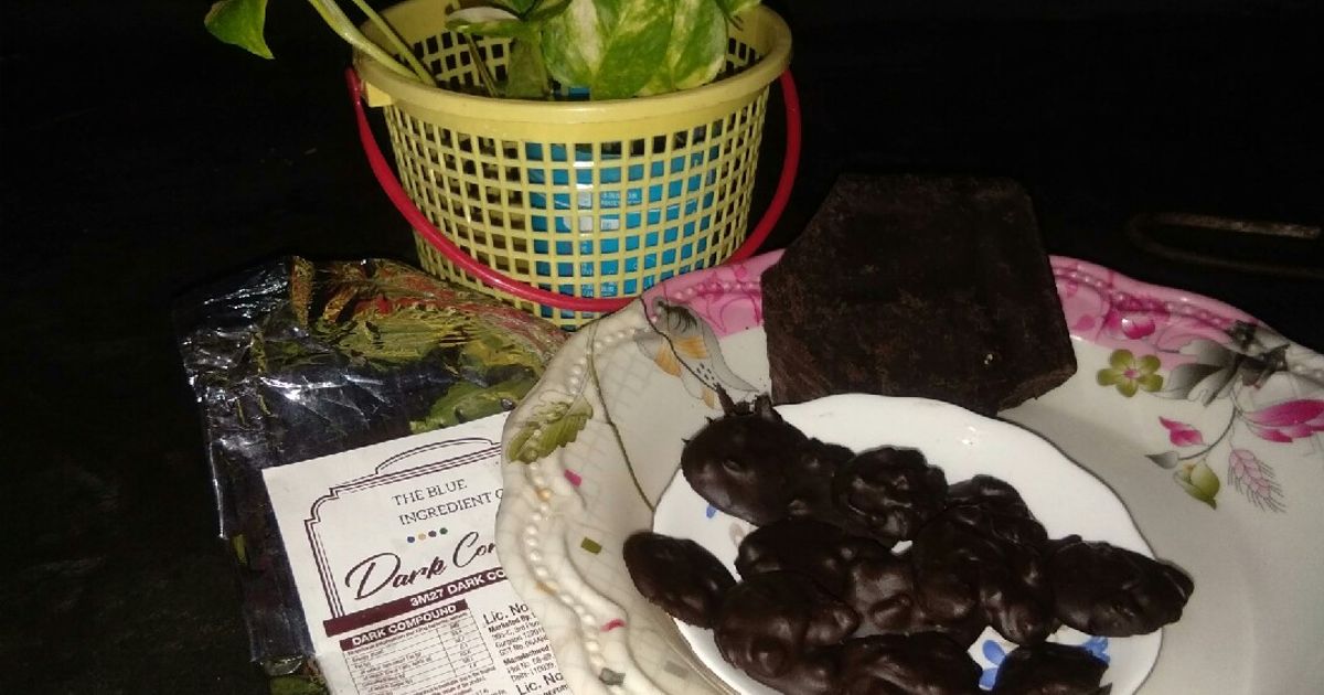 Dark Chocolate Dry Fruits Clusters Recipe by foodclassics26 - Cookpad