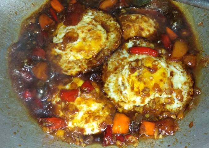 Resep Telur mata sapi pedas manis oleh Ranita Tri Anggraeny - Cookpad