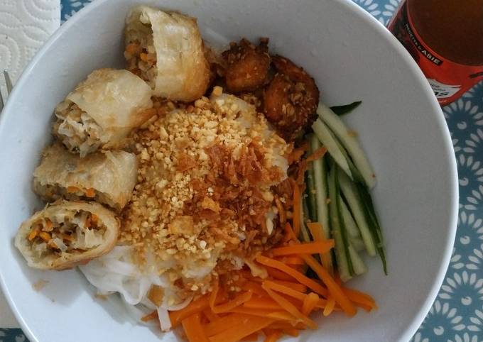Resep 338. Bò bún Cha Giò (Noodle Salad Vietnam) oleh LinaS_Cuisine ...