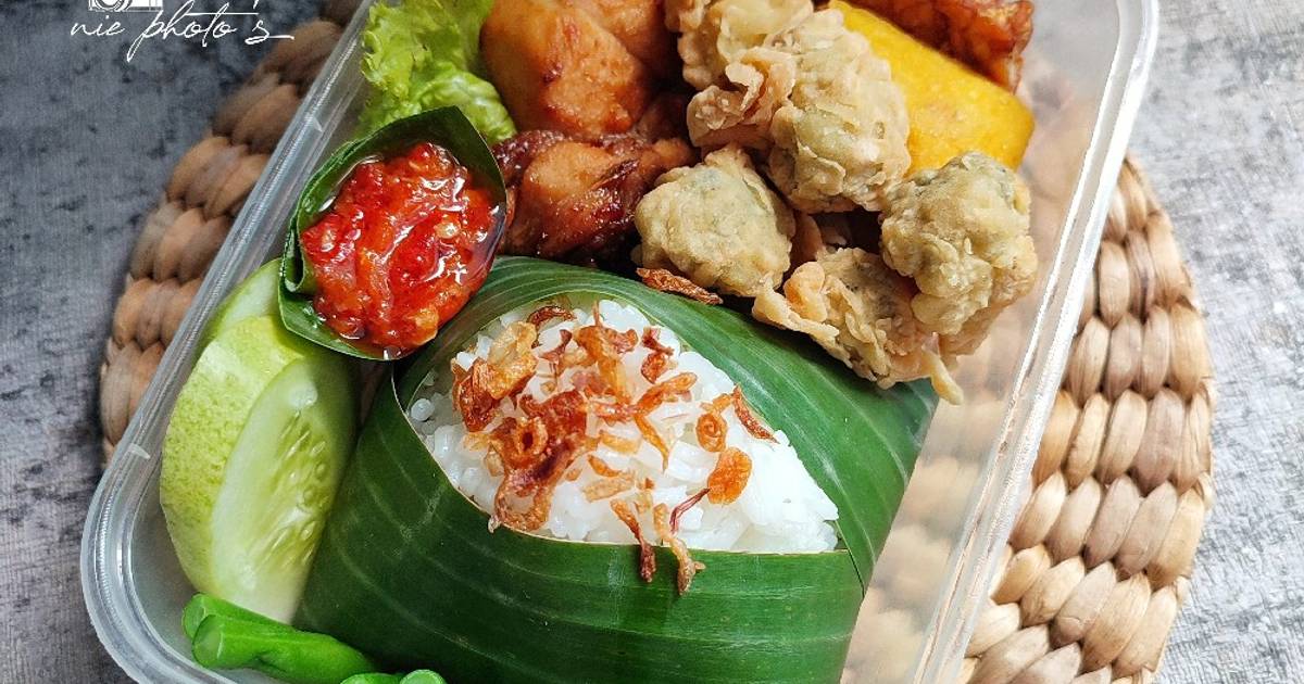 Resep Bento : Nasi Uduk Ayam Goreng Kalasan - Ide Bekal Suami oleh Nuniek Wijayanti - Cookpad