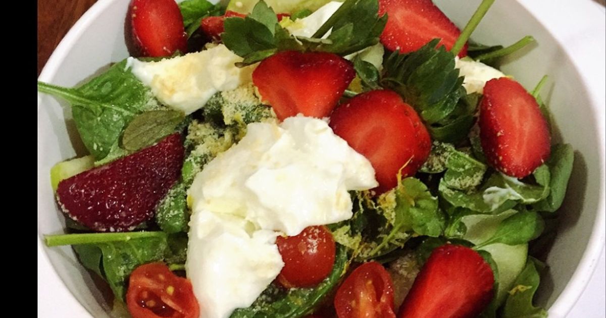 Resep Fruits Spinach Salads 🥗 With Greek Yogurt And Honey oleh Rika ...