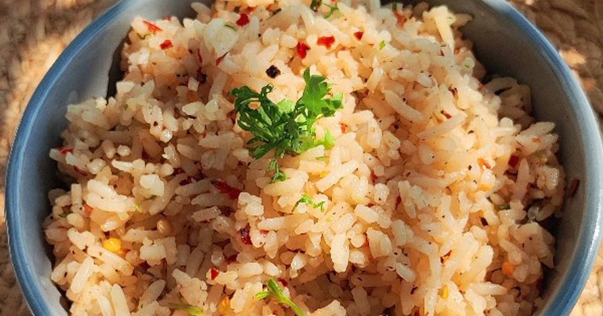 Aglio E Olio Fried Rice Recipe by _pjs kitchen_ - Cookpad