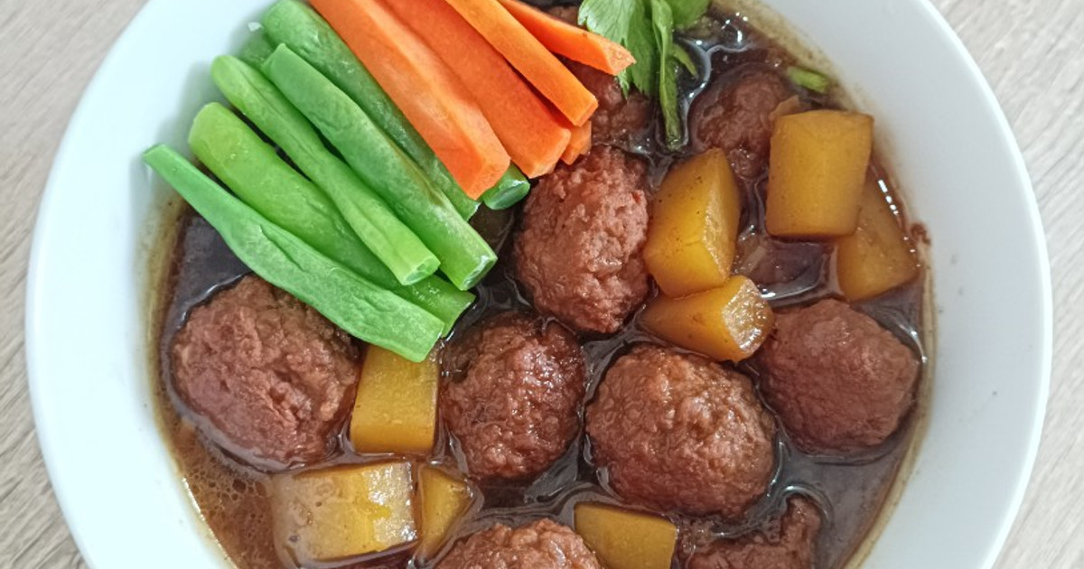 Resep Semur Bola Bola Daging Sapi oleh Hana Kurniawan - Cookpad