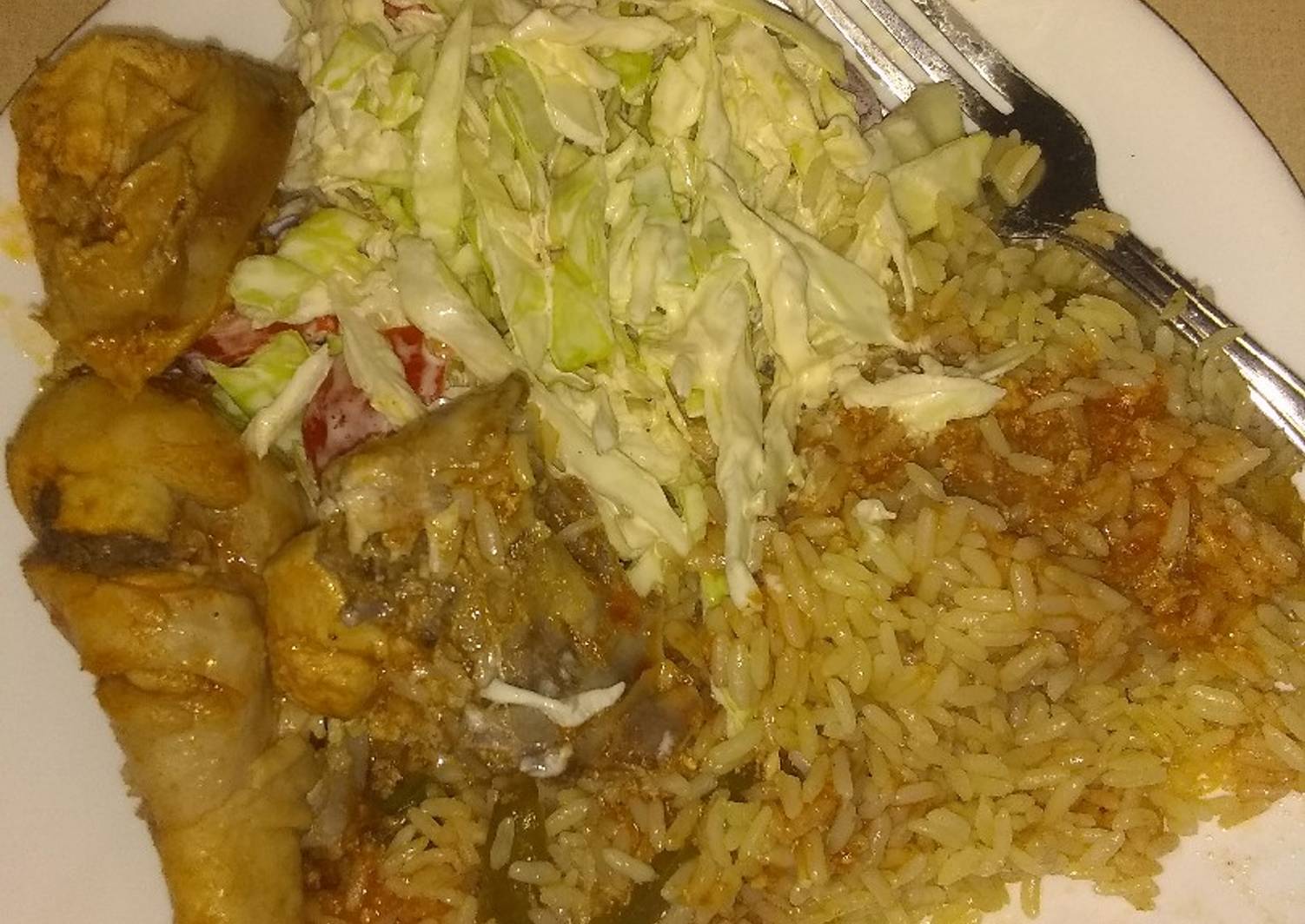 Pollo guisado con arroz y ensalada de repollo Receta de KatHer- Cookpad