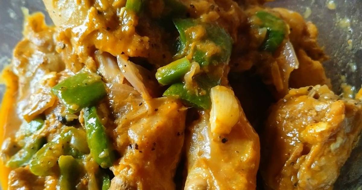 Capsicum Chicken Recipe by Ujjaini Basu - Cookpad