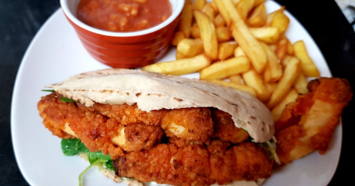 My Hot N Spicy Chicken In A Pitta Bread. 😁 Recipe by Maureen 😀 - Cookpad
