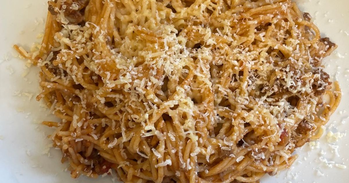 Spaghetti Bolognese Quick And Easy! Recipe by Raya - Cookpad