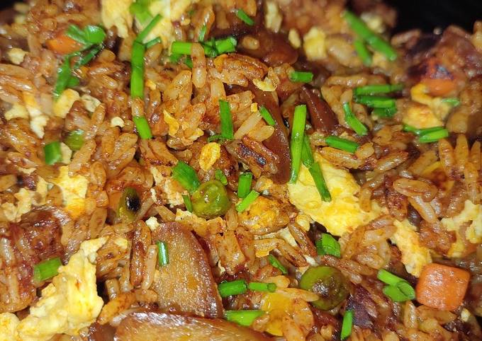Resep Red Vietnamese Fried Rice oleh Hardiyani Iyan - Cookpad