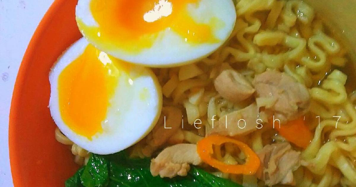 Resep Mie rebus sederhana oleh Olive floshan - Cookpad