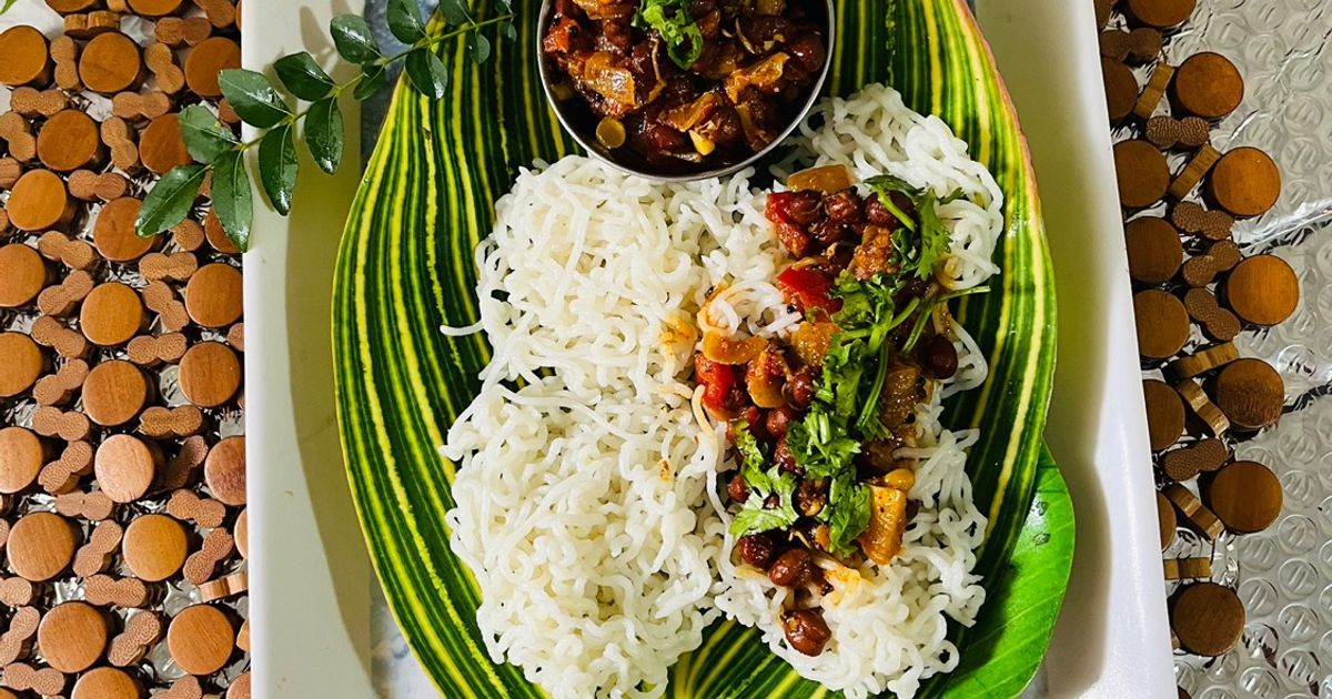 Idiyappam With Chana Garlic Curry Recipe by Shobha Deshmukh - Cookpad