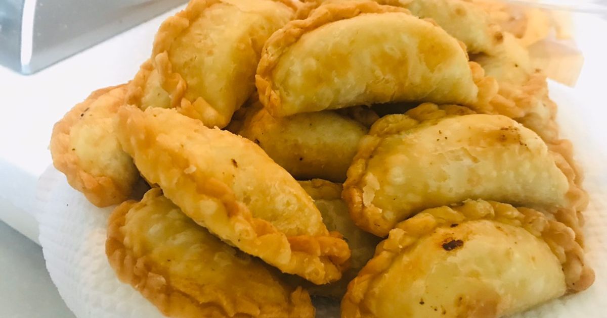 Resep Pastel Tuna Simple Ala Noob oleh kookkeeng - Cookpad