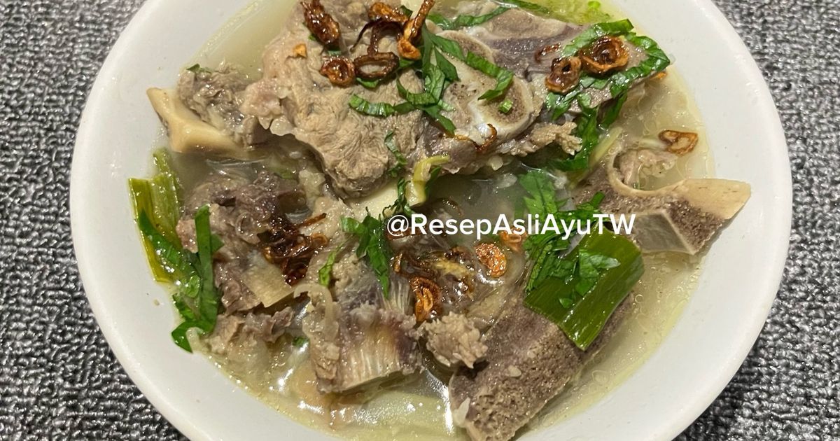 Resep Sup Daging Tulang Sapi 🍲🥩🍖 oleh 𝗮𝘆𝘂𝘂𝘂 🍟𖦹⋆｡˚ - Cookpad