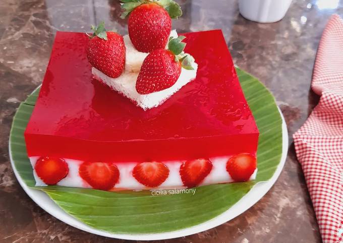 Resep Puding Merah Putih oleh Cicilia Yustina Salamony - Cookpad