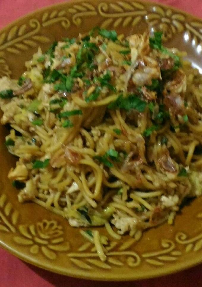 Resep Mie Basah Goreng Jawa Sederhana oleh Pawon Ndeso Artikah - Cookpad