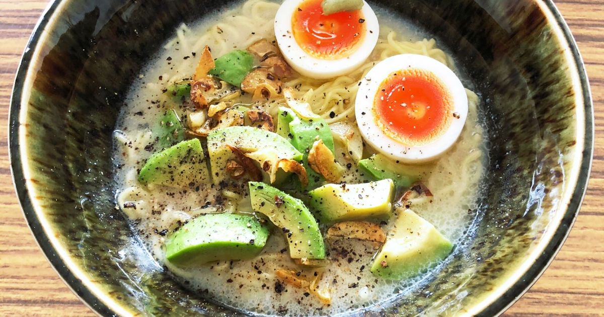 Avocado Chicken Paitan Ramen With Instant Noodles Recipe By 森のリンゴ