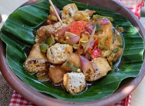 Resep tahu gejrot enak, pedas dan praktis ala rumahan