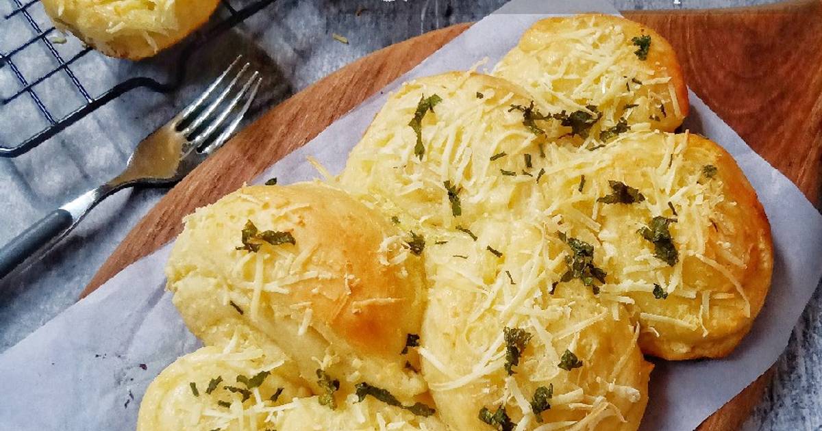 Resep Garlic Pullapart oleh Nindaummuzia - Cookpad