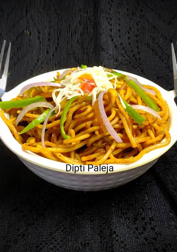 Vegetable Hakka Noodles Recipe by Dipti Paleja - Cookpad