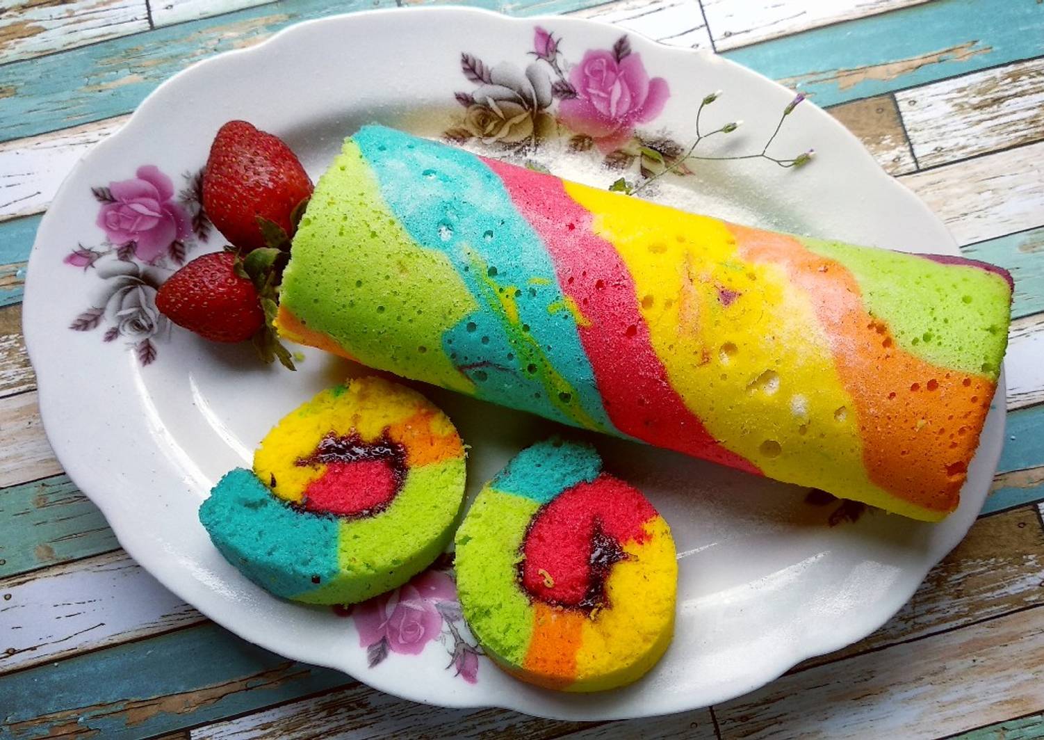 Resep Rainbow Roll Cake oleh Rulya Salsabela - Cookpad