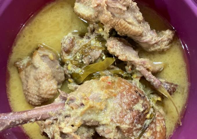 Resipi Itik Salai Masak Lemak Cili Padi oleh Erma Yusnida - Cookpad