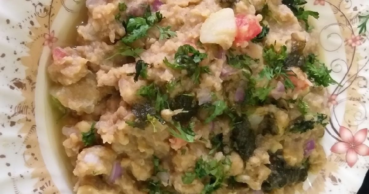 Aloo Chole Recipe by Nargis shaikh Shaukat - Cookpad