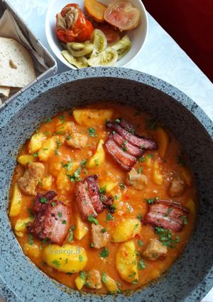 Tocănița De Cartofi Cu Carne De Porc și Kaizer Afumat, rețetă de Georgi ...