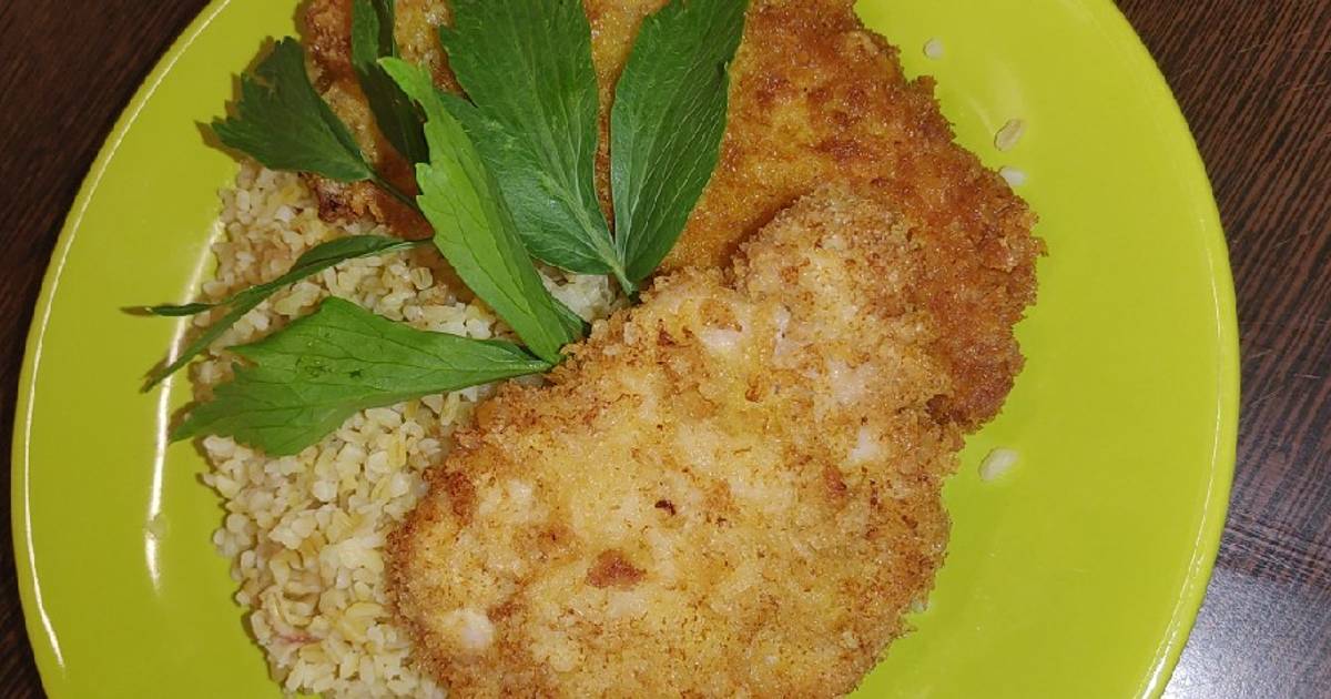 Rántott karaj panco morzsában vöröshagymás bulgurral | Lívia Véber ...