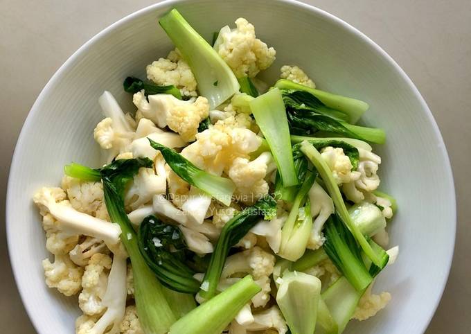 Resipi Bunga Kubis Dan Bak Choi Tumis Mentega Bawang Putih oleh Dapur ...