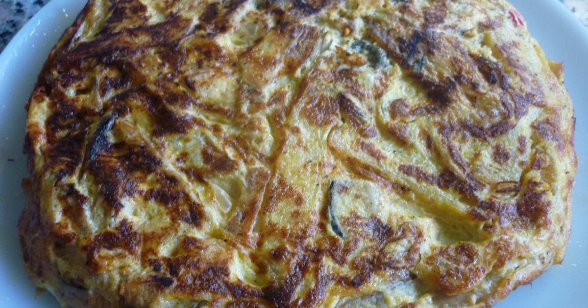 Tortilla de papas con salsa de hongos Receta de GRINGA- Cookpad