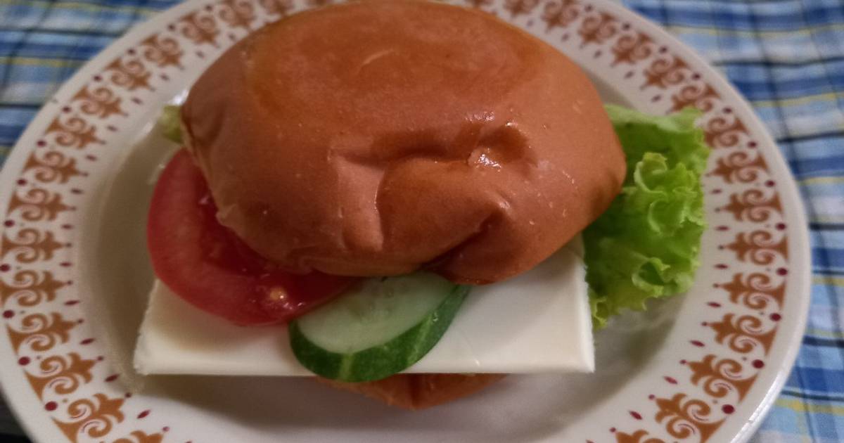 Resep Burger Roti Manis Sederhana oleh Lissy Art - Cookpad