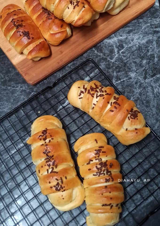 Resep Roti Manis Coklat Keju (basic) oleh Diah Ayu AP - Cookpad