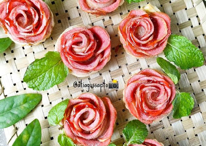 Resep Rose Apple Pie (502) oleh Ati Agus Sapto (Mom's Firza) - Cookpad