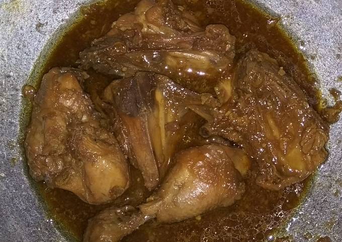 Resep Semur ayam bumbu simple oleh Euis Amin - Cookpad
