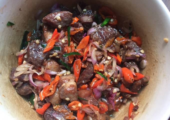 Resep Daging Sapi goreng sambal matah oleh Maria Jechoniah - Cookpad