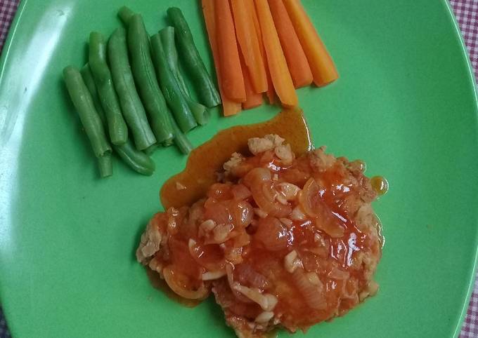 Resep Steak ayam saos asam manis simple oleh emaknya EzEv - Cookpad