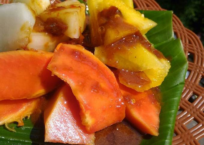 Resep Rujak Buah Paciran oleh ⁦⁦⁦فطمة - Cookpad