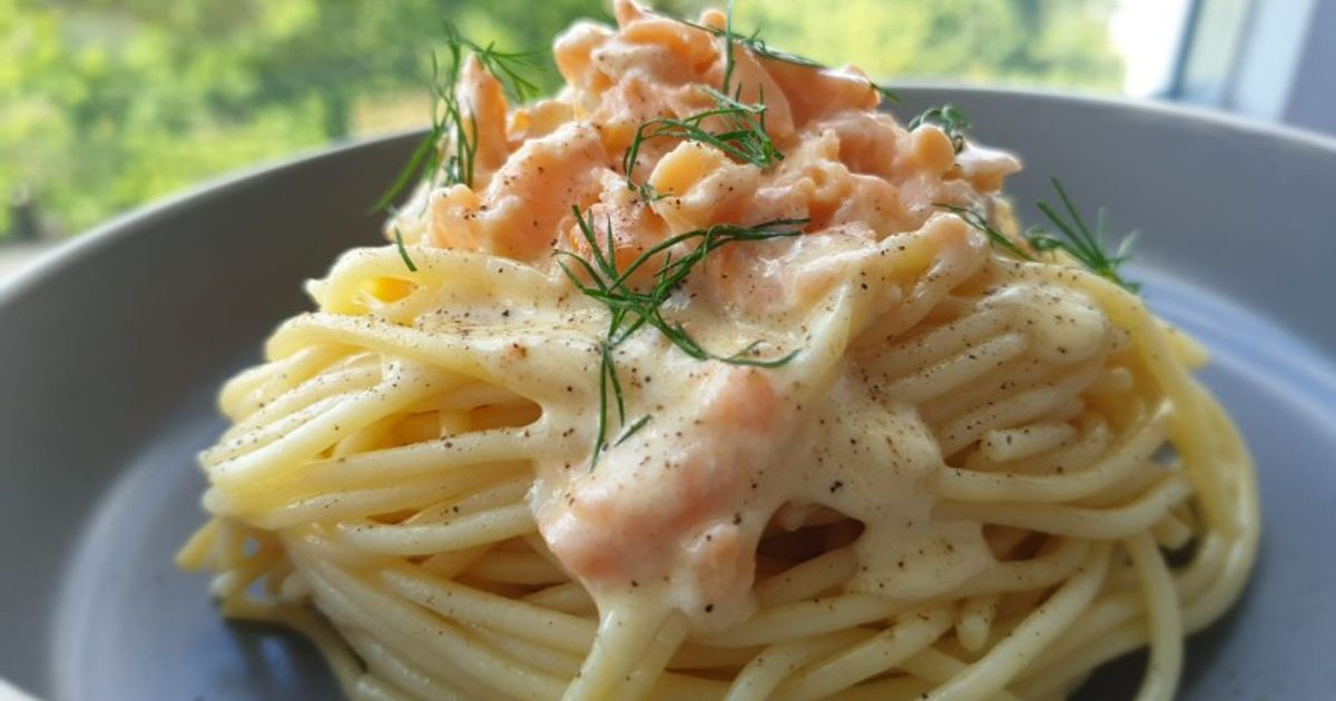 Spaghetti με καπνιστό σολομό και κρέμα γάλακτος. 🍝 Συνταγή από τον/την ...