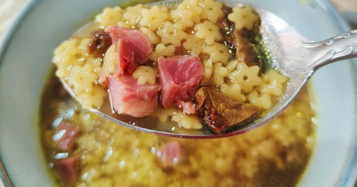 Sopa De Estrellitas A La Cúrcuma Y Trufa Con Boletus Y Jamón Receta de ...