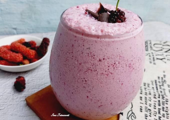 Resep Smoothies yogurt strawberry dan murbei oleh Ima Fatmawati - Cookpad