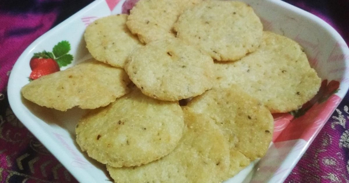 सूजी मैदा मठरी (Suji Maida Mathri Recipe In Hindi) रेसिपी बनाने की विधि ...