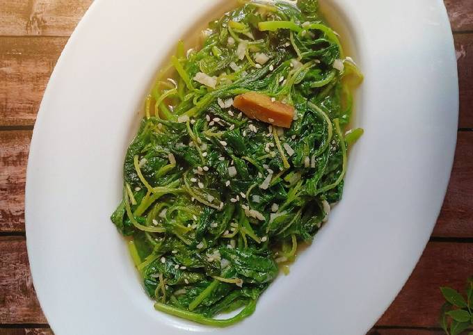 Resep Tumis Bayam Bawang Putih oleh Rika Meila Puspita - Cookpad