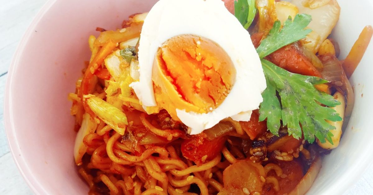 Resep Mie Goreng Kimchi oleh BUNDA ERA - Cookpad