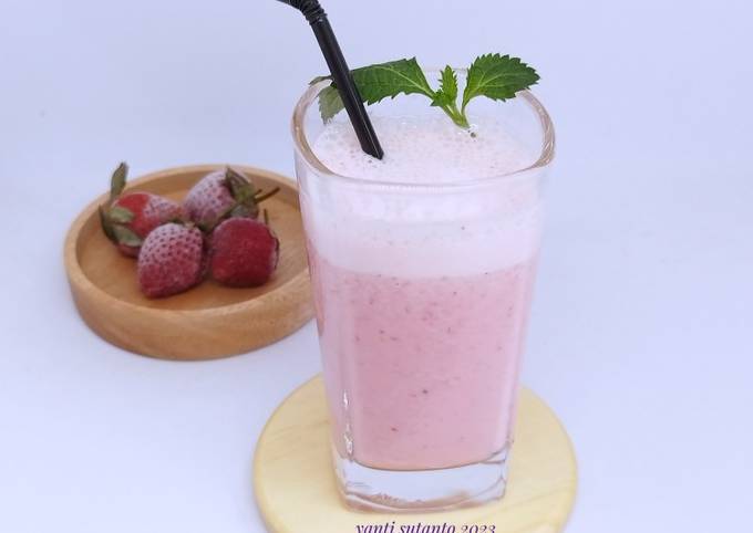 Resep Jus Stroberi Yoghurt oleh yanti sutanto - Cookpad